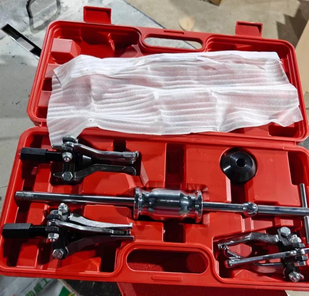 Internal and external bearing puller